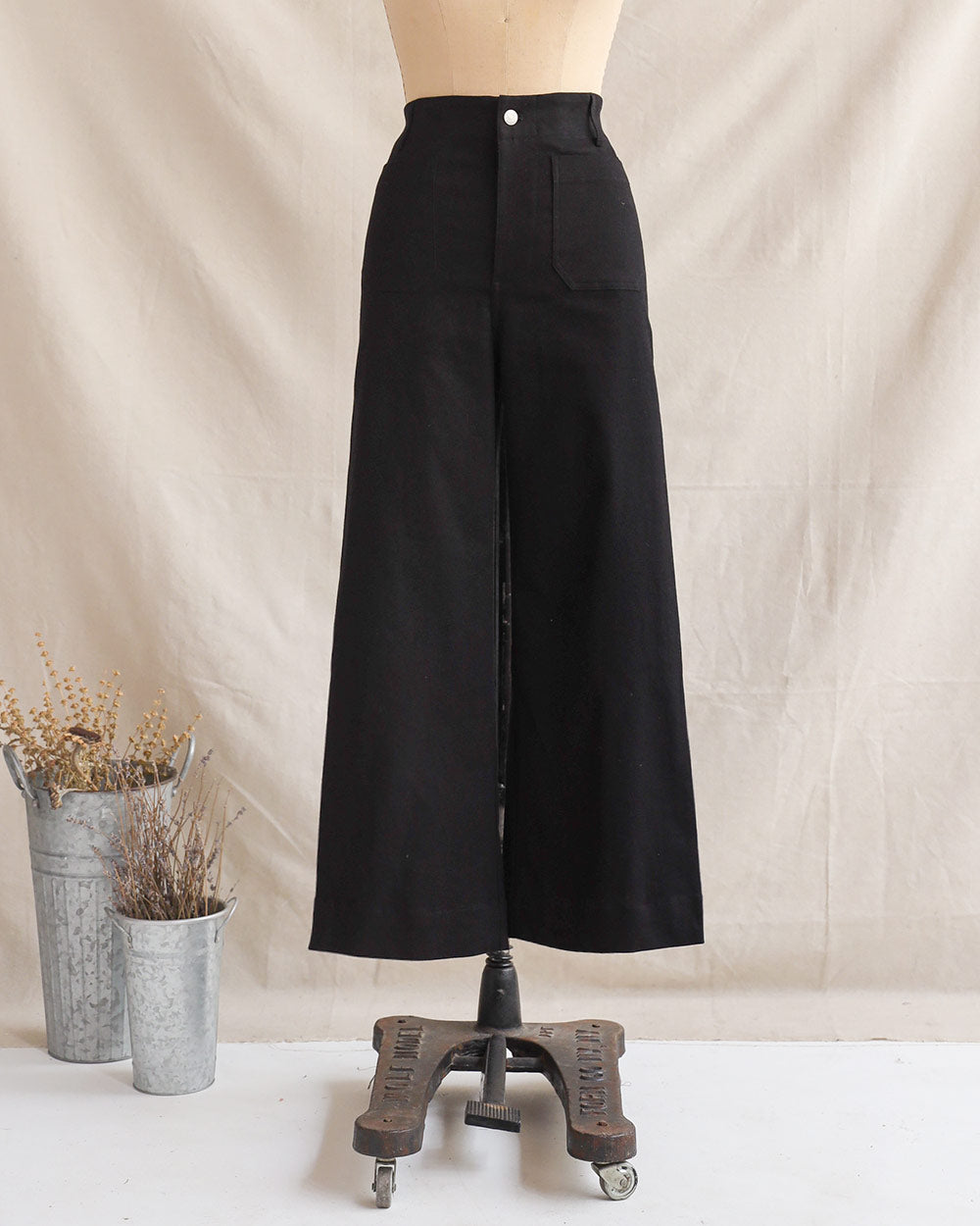 Vintage Inspired Jeans, Pants and Shorts – Adored Vintage