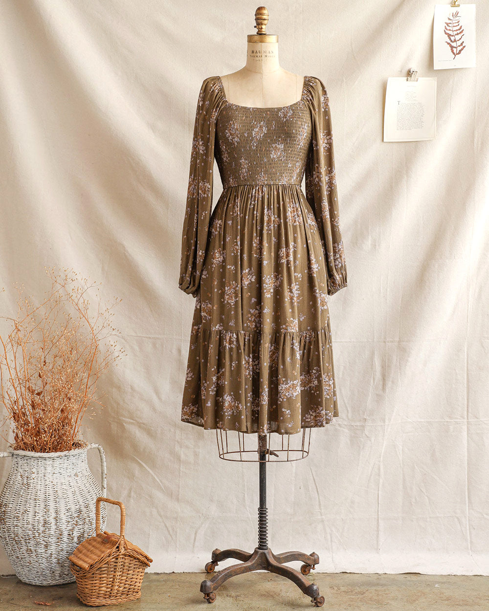 Vintage Inspired Dresses / Romantic Feminine Dresses / Floral Dresses ...